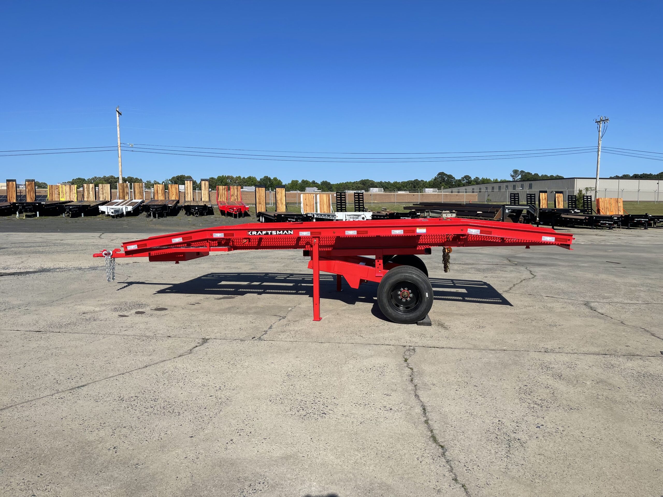 Freestanding K-Boom, left side. - K-Boom Trailer | Kraftsman Trailers